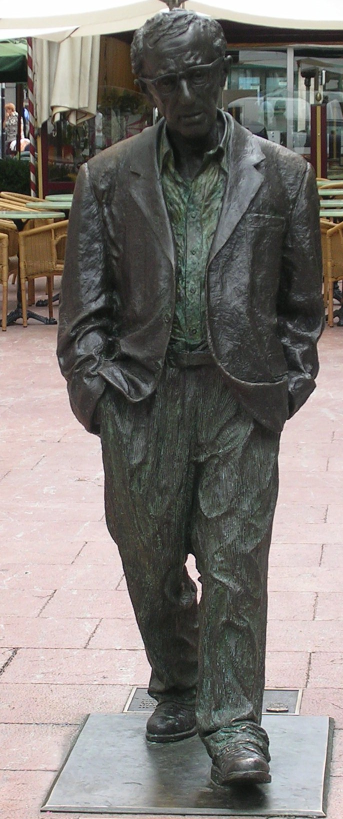 Estatua_Woody_Allen_en_Oviedo photo Noemy García García – The Sofia Globe