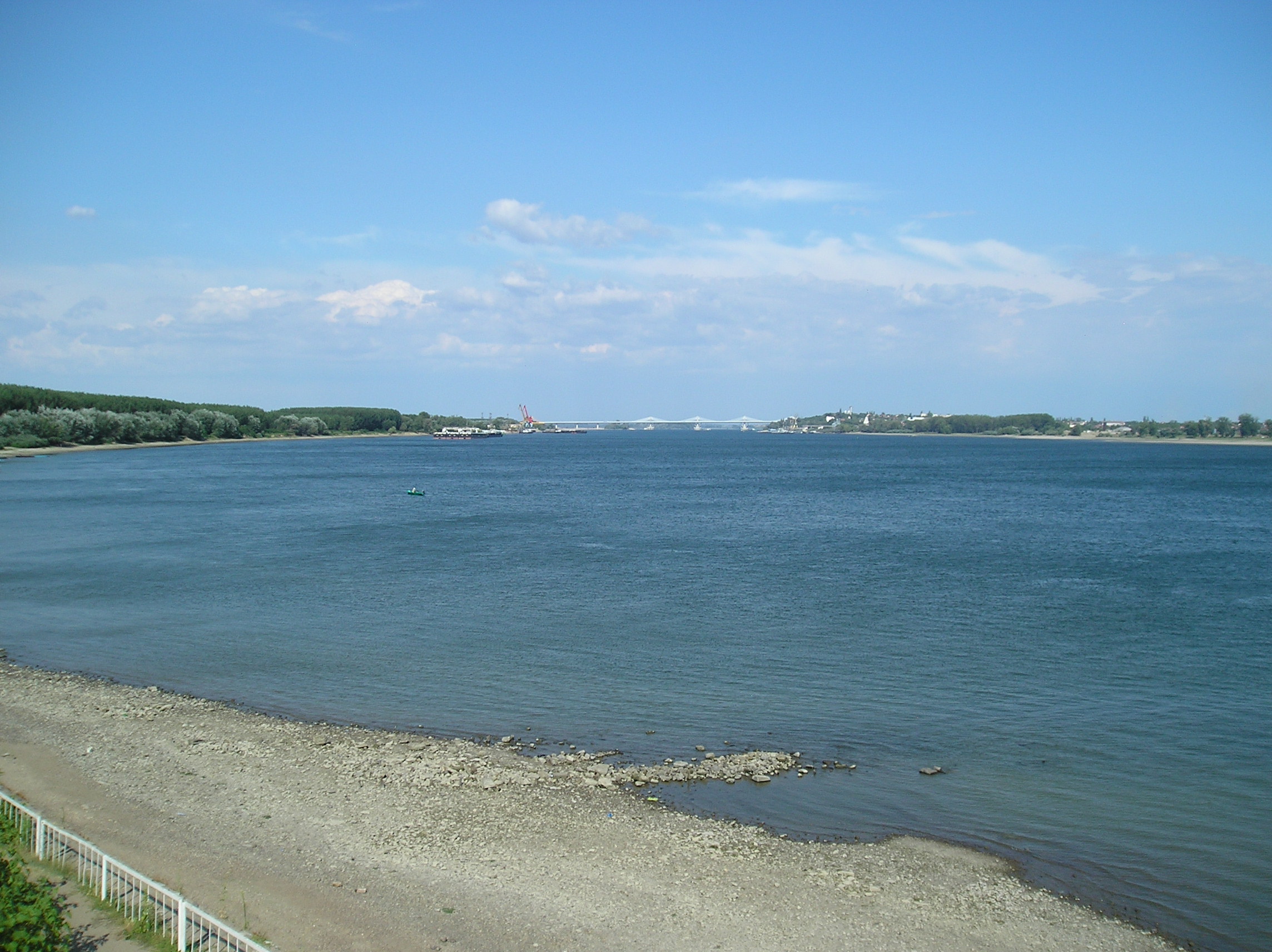 Bulgaria monitors rising Danube, shores up river defences, after Serbia ...