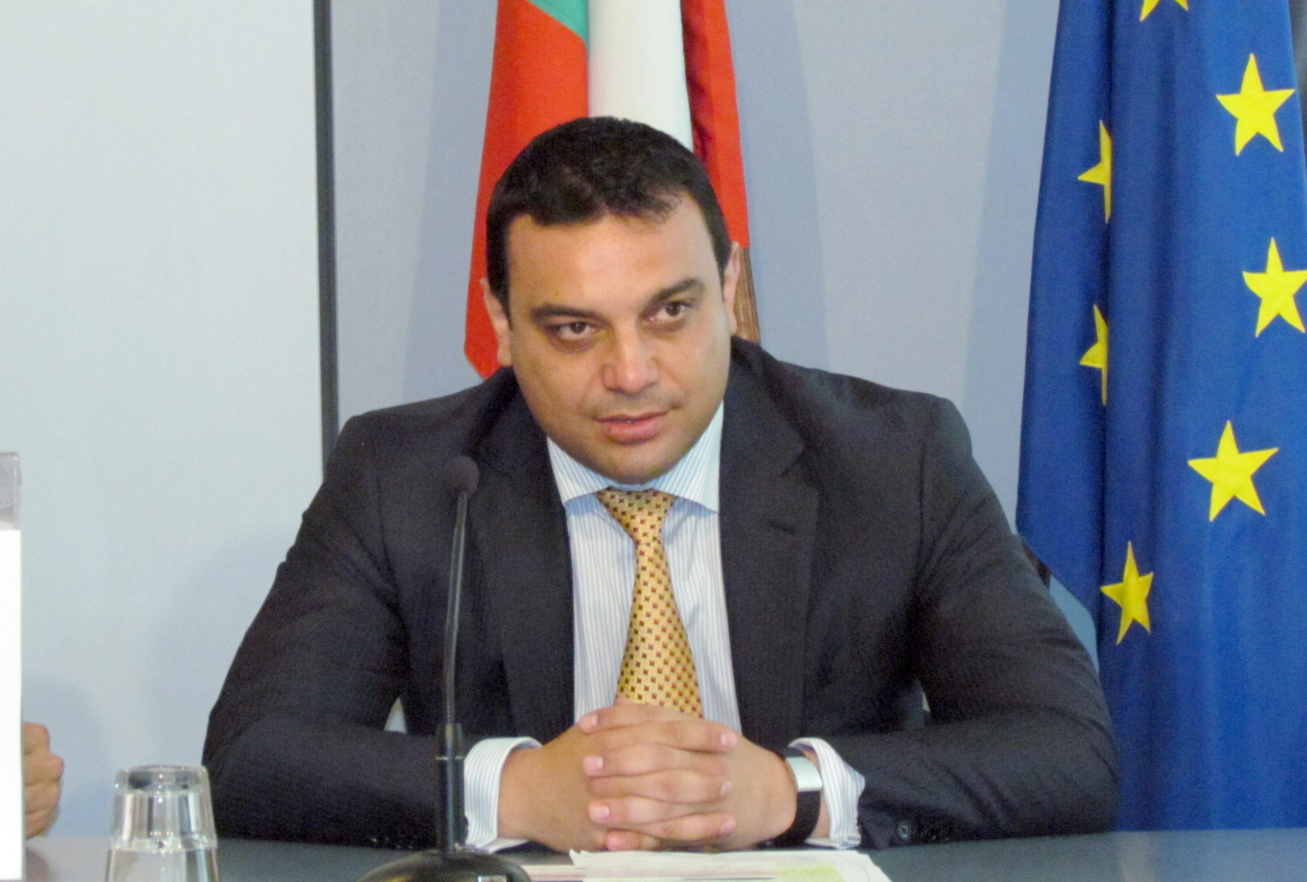 Bulgarian MPs accept former minister Moskovski’s resignation from ...