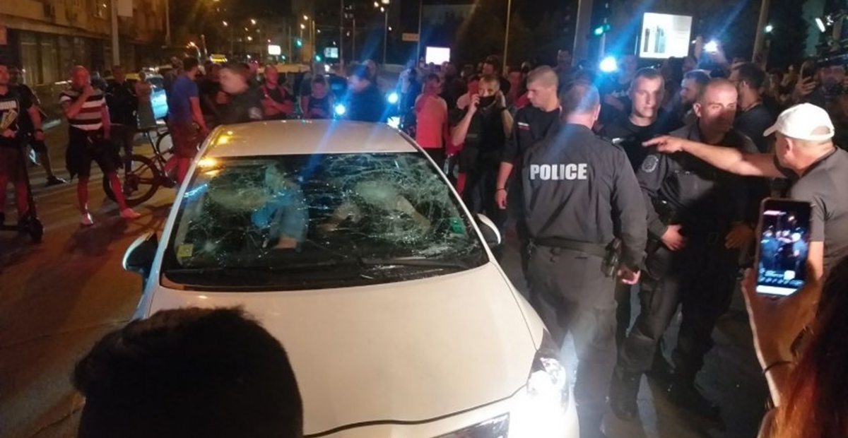 Bulgaria: Car windscreen smashed as motorist tries to run anti ...