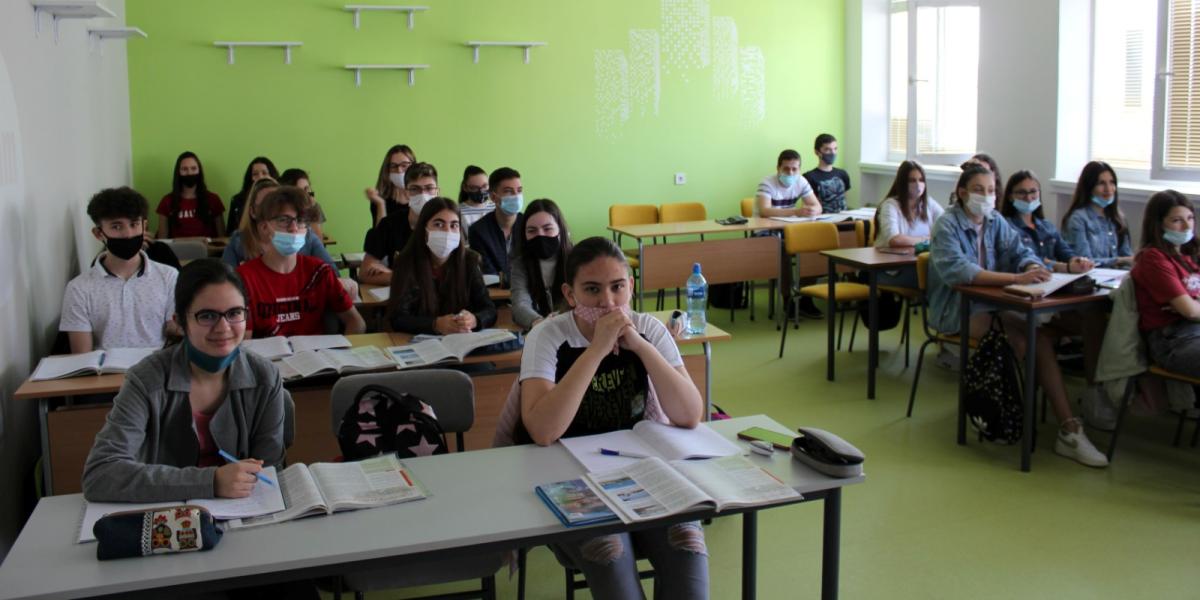 Schools in five districts in Bulgaria to have in-person classes from ...