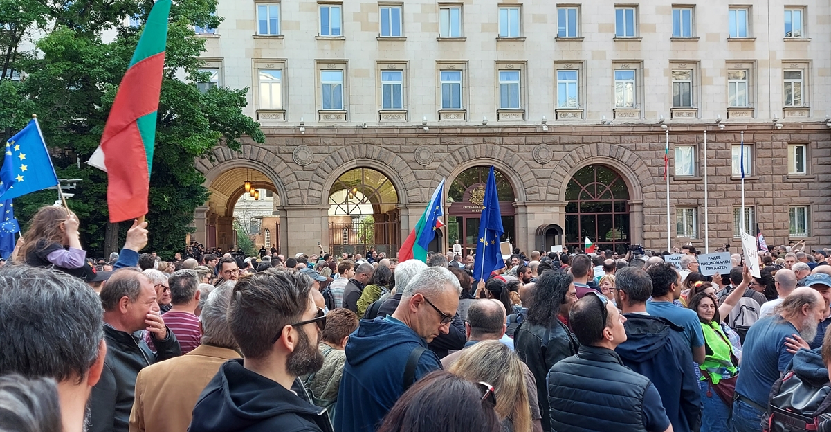 Thousands turn out for protest against Bulgarian President Radev ...