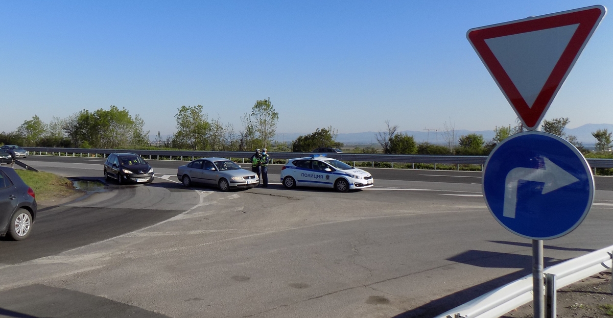 Bulgaria: Some protesters continue to block motorway, pass, in spite of ...
