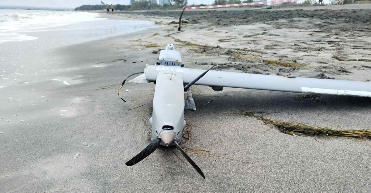 Bulgarian Navy removes drone that washed up on Bourgas beach – The ...