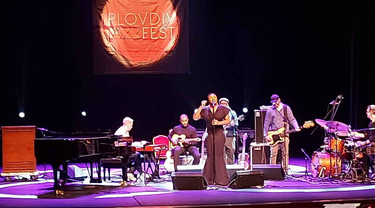 Cultivating meaning: World-famous US jazz star Lizz Wright plants a ...