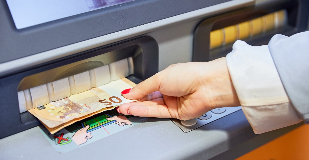 Retraits d’argent au distributeur de billets – The Sofia Globe